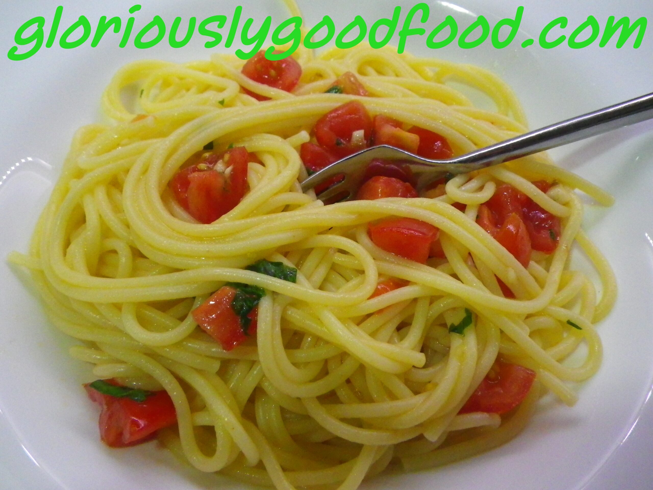 Tomato Spaghetti | Spaghetti al Pomodoro Fresco - Gloriously Good Food